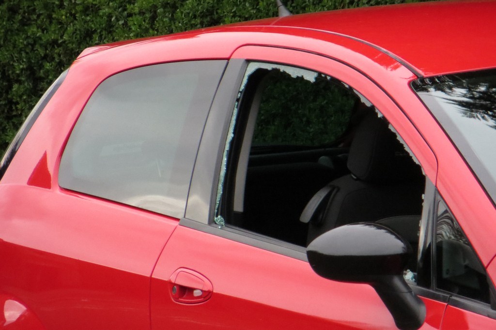 Broken-window – CarBorn Window Tinting